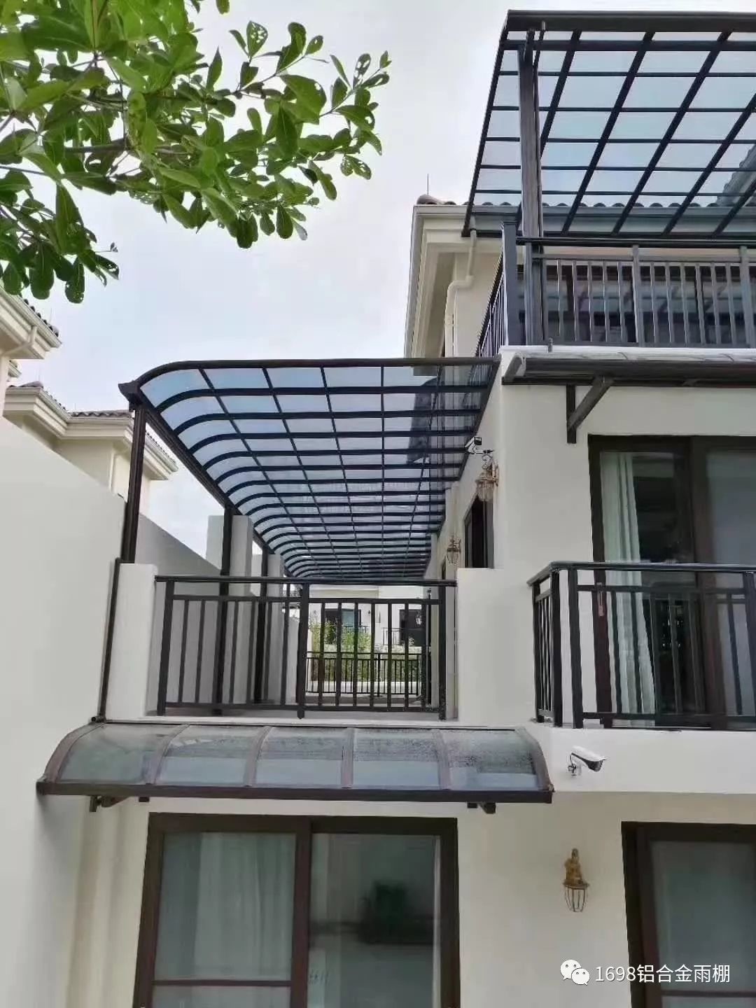 Aluminum frame canopy with polycarbonate solid sheet for balcony